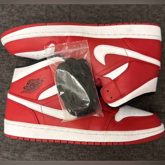 Jordan | Shoes | Jordan Mid Chicago Gym Red | Poshmark